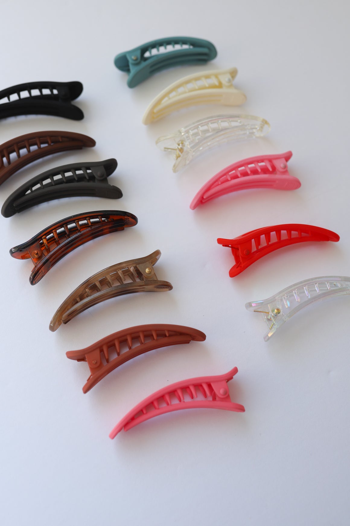 LAY DOWN CLAWS – KAXI.co