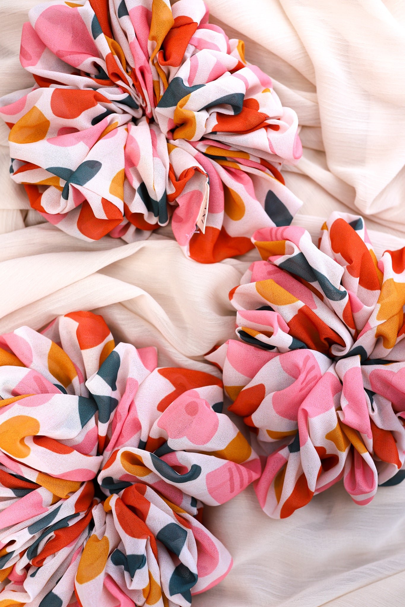 JUMBO SCRUNCHIES – KAXI.co